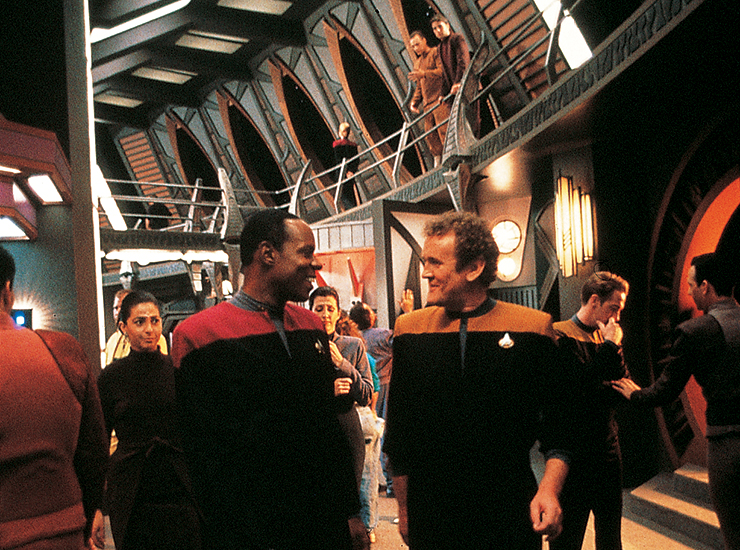 Star-Trek-30-years-DS9-promenade